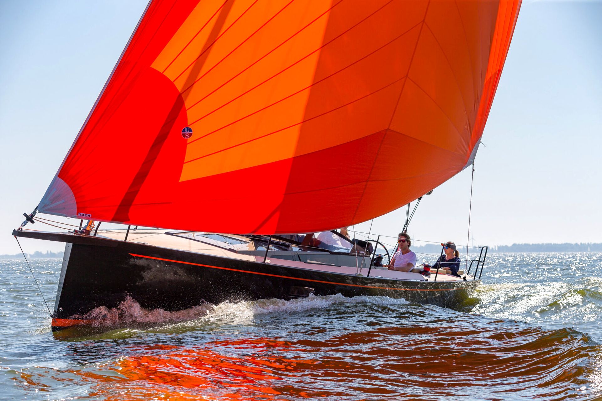 Saffier SE 37 Lounge | Moderner, luxuriöser Daysailer