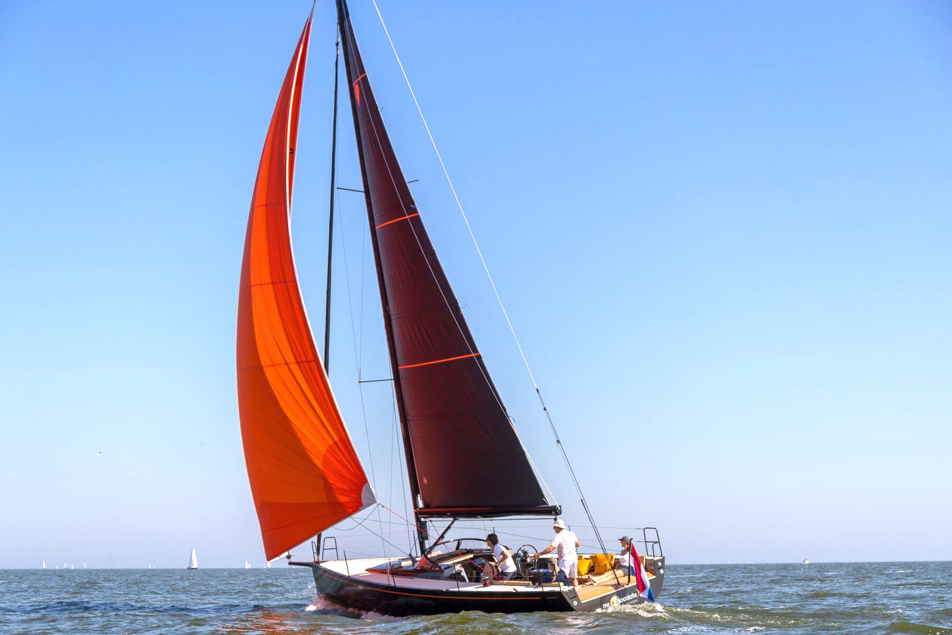 Saffier SE 37 Lounge | Moderner, luxuriöser Daysailer